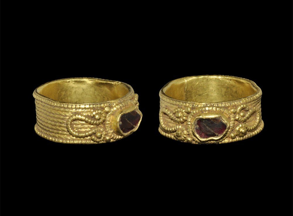 Saxon Gold Filigree and Garnet Finger Ring - Mar 15, 2013 | TimeLine ...