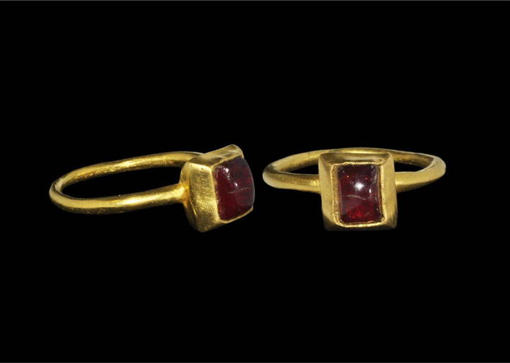 Medieval Gold Cabochon Garnet Ring