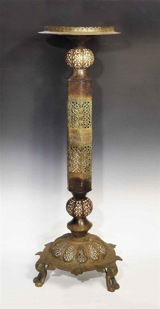 Islamic Style Oil Lamp Stand with Openwork and