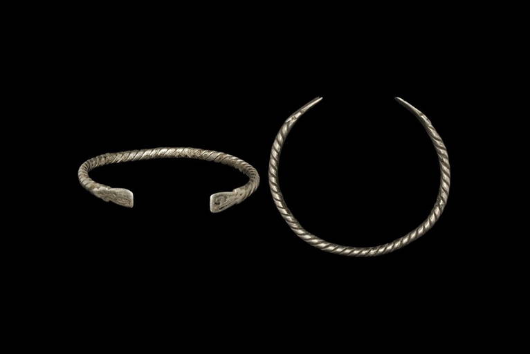 Viking Twisted Bracelet With Zoomorphic Terminals