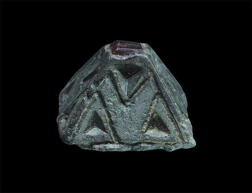 Anglo-Saxon Pyramid Mount