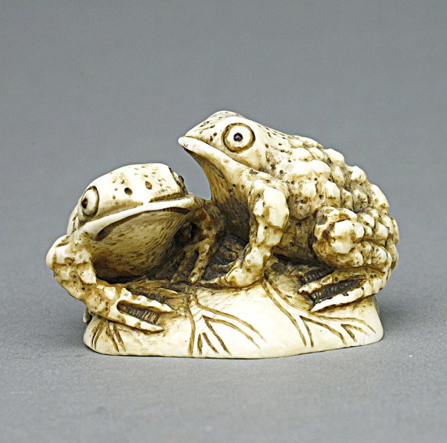 Antique Japanese Carved Netsuke Of Toads