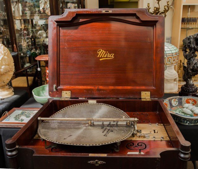 Mira Music Box