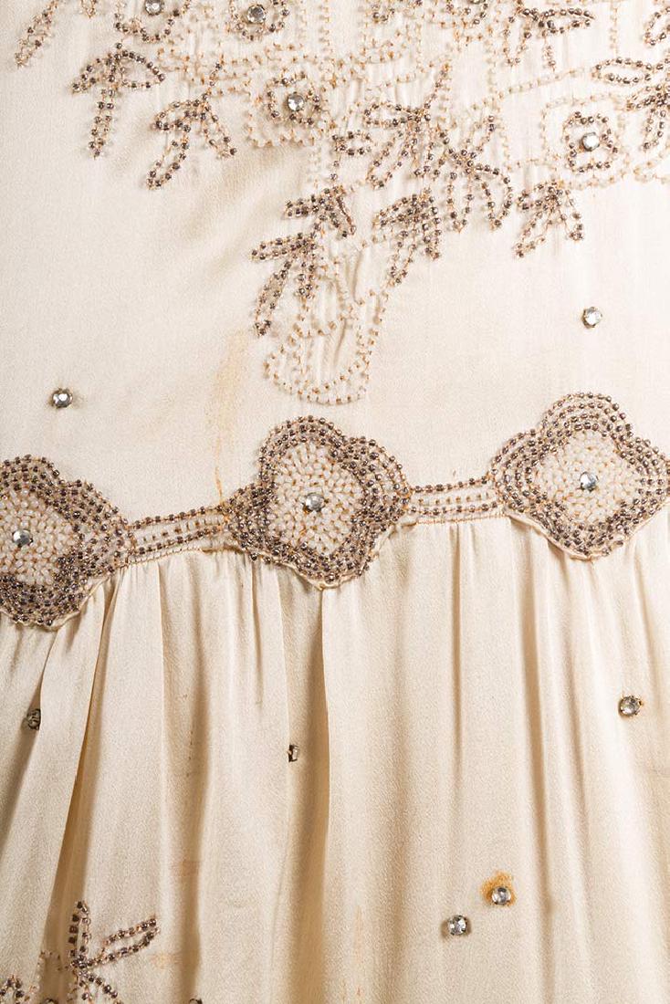 CREAM SILK ROBE DE STYLE, 1920s