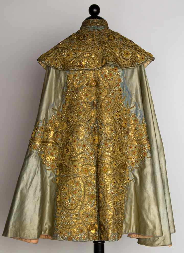 MATADOR CAPE, SPAIN, 19TH C - Nov 13, 2013 | Augusta Auctions in NY