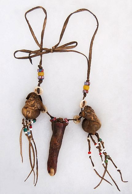 125: 1775-1830 Cree finger testicle necklace