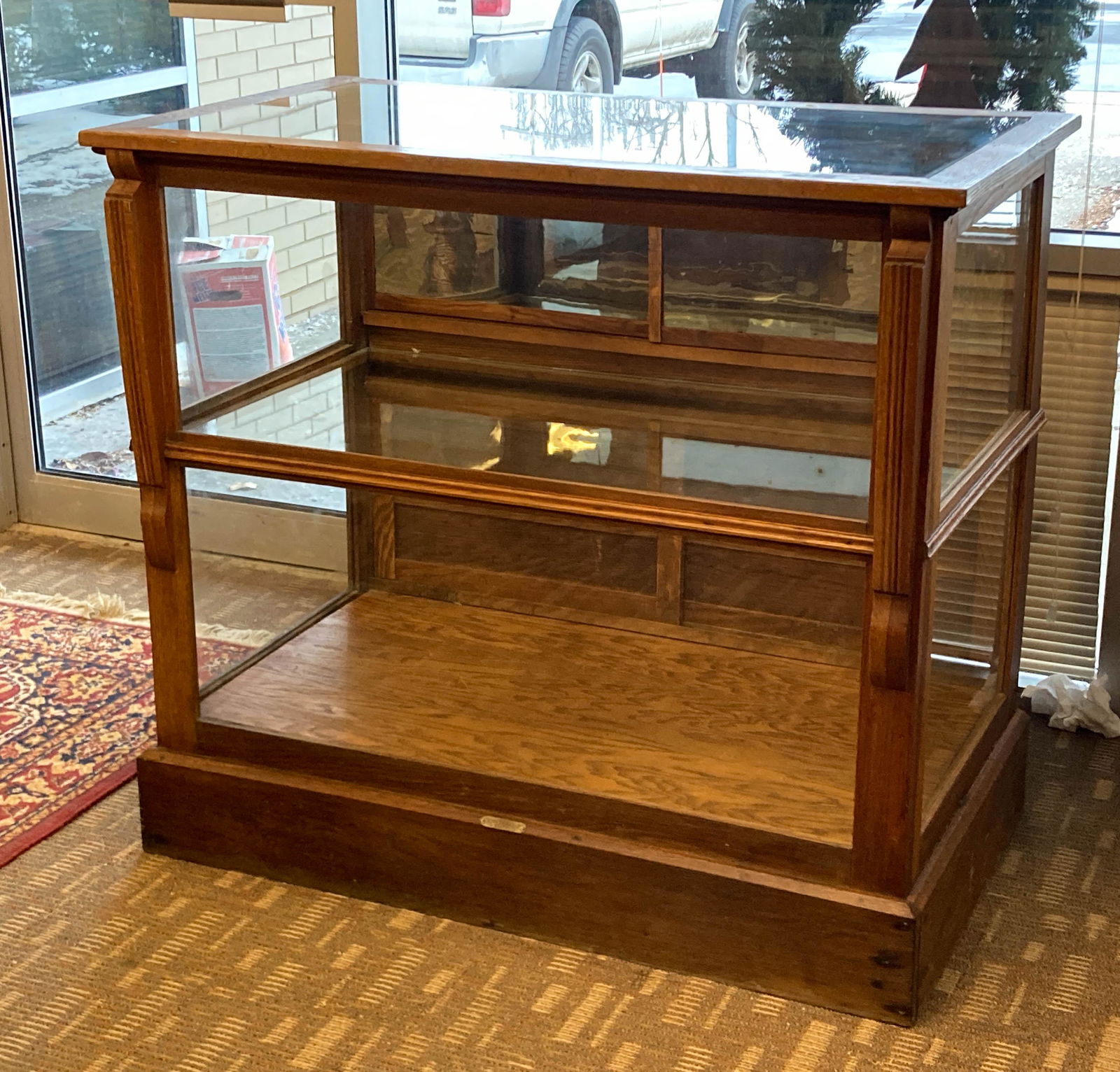 Rare 1900s Cigar Store Display Case in Oak | Barnebys