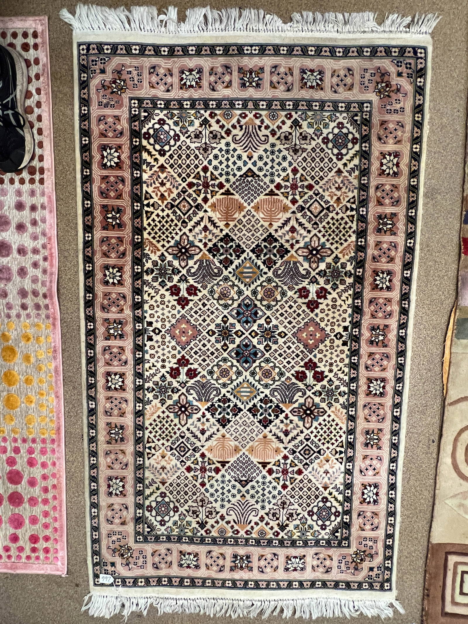 Finely Hand Tied Middle Eastern Rug With Geometric Pattern With Floral ...