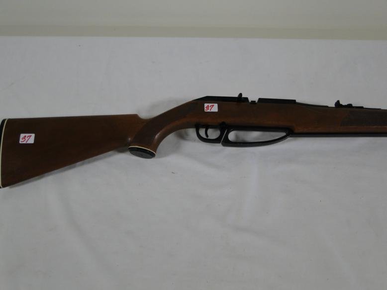 A Daisy Powerline 900 air pellet gun. - May 21, 2014 | Cedarburg ...