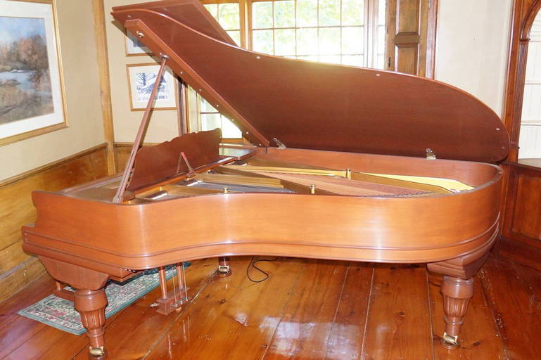 Ivers & Pond Boston Parlor Concert Grande. Ca 1890