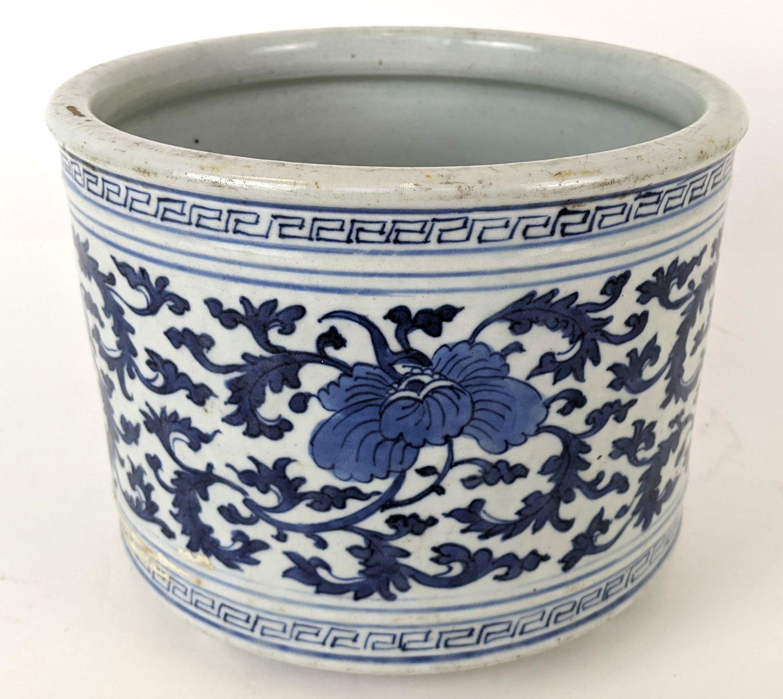 Antique Chinese Blue & White Export Planter (#0582) on Jun 11, 2022 ... Antique Chinese Blue & White Export Planter (#0582) on Jun 11, 2022 ...