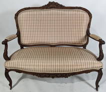 Roycroft, Rare settee, model 052 variant (#0281) on Oct 19, 2022 ...