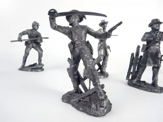 Ronald Cameron, 10 Pewter Figures : Lot 336