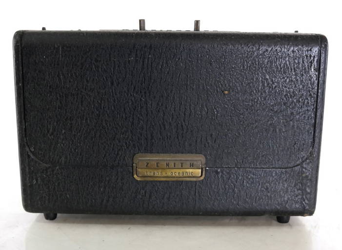 Zenith Trans Oceanic Radio Model R600