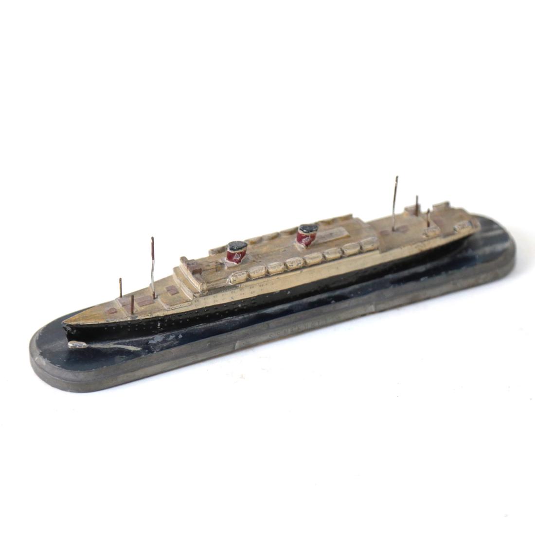 Ss Manhattan Model Ship