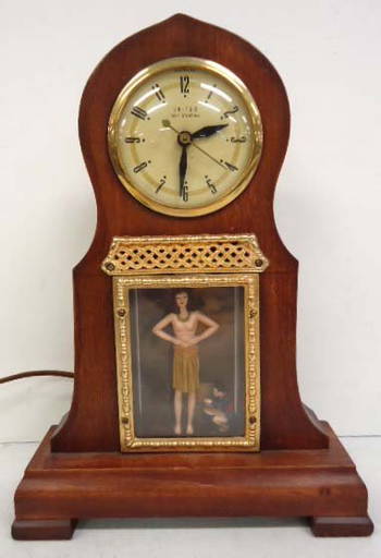 United Hula Girl Clock Runs