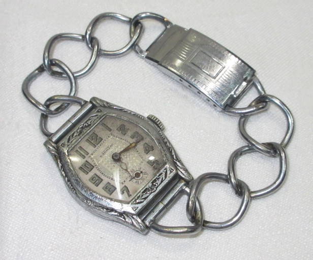 Chateau Cadillac 1j Wrist Watch