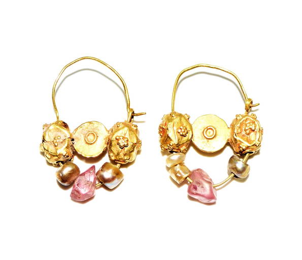 A VERY RARE ANCIENT ROMAN PEARL & RUBY EARRINGS - Nov 20, 2021 ...