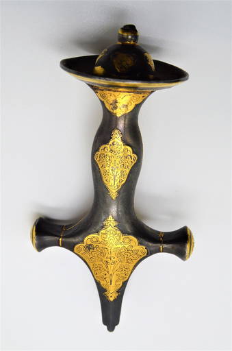 A VERY RARE MUGHAL GOLD INLAID SWORD HILT 18TH CENTURY (#0388) on Mar ...