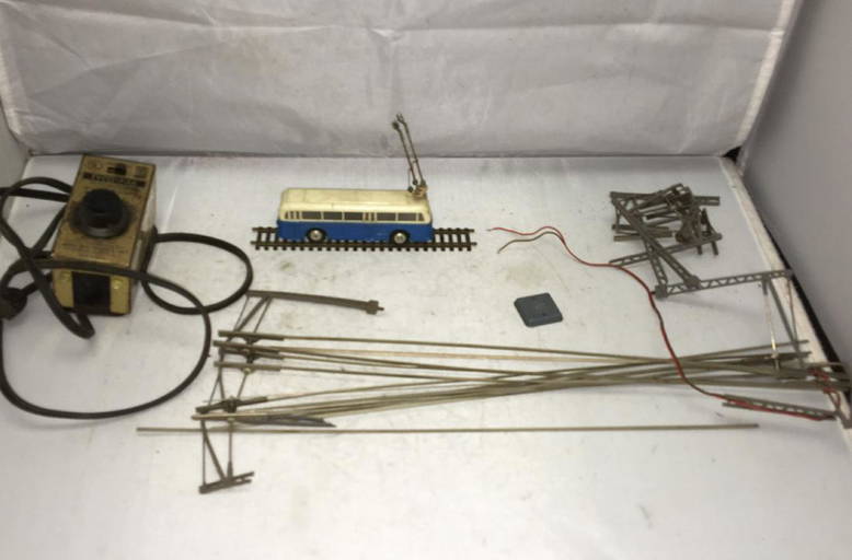 Ehmn Ho Scale Trolley Bus System