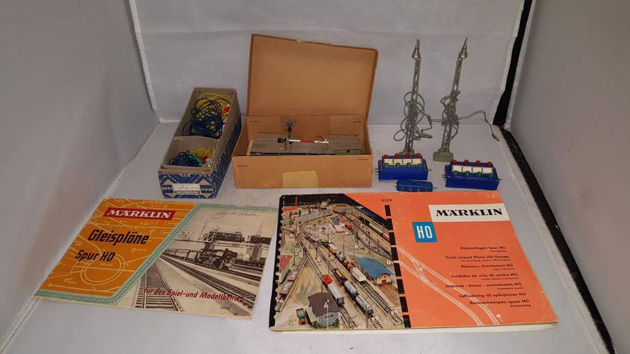 Vintage Marklin Ho Scale Operating Accessories
