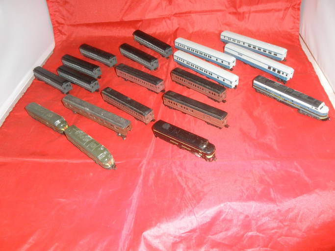 N Scale Passenger Train Sets