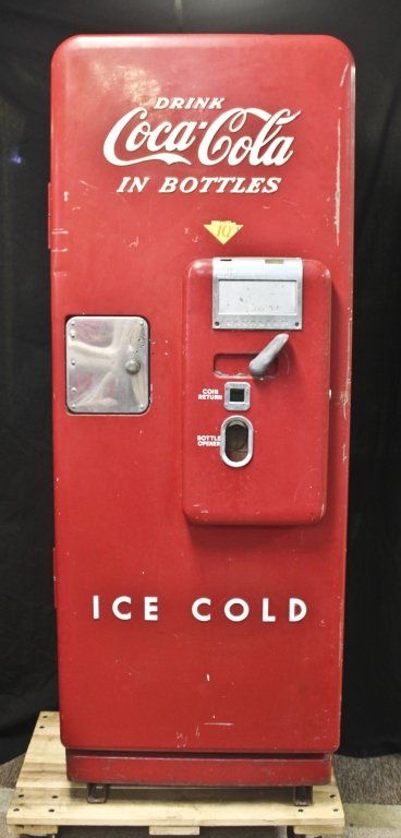 1950's Coca Cola 10 Cent Vending Machine.