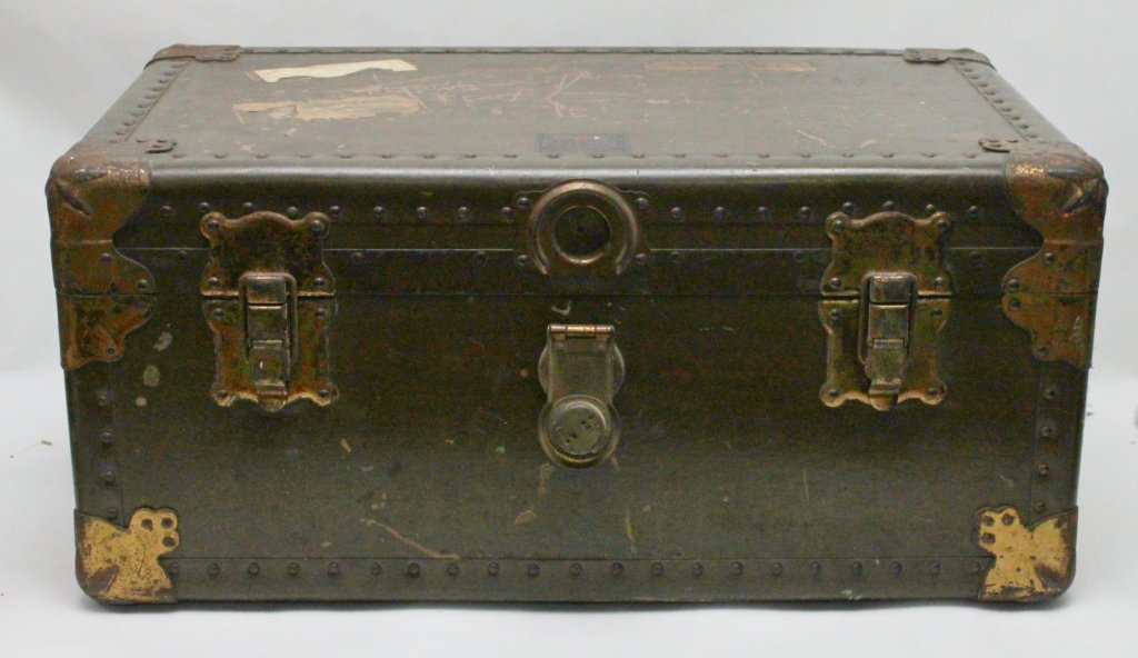 Wwi Or Wwii Military Trunk / Foot Locker