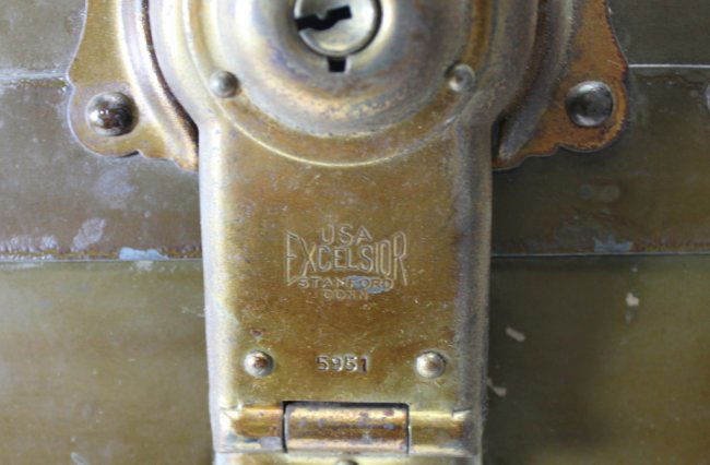 324: WWI or WWII Military Trunk / Foot Locker : Lot 324