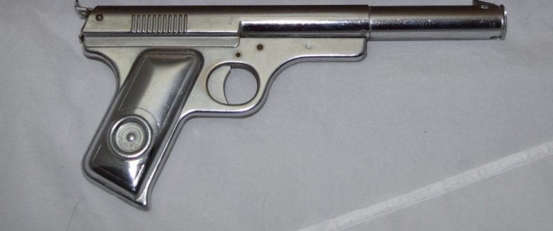 1947 Daisy Model 118 Targeteer B B Gun Pistol.