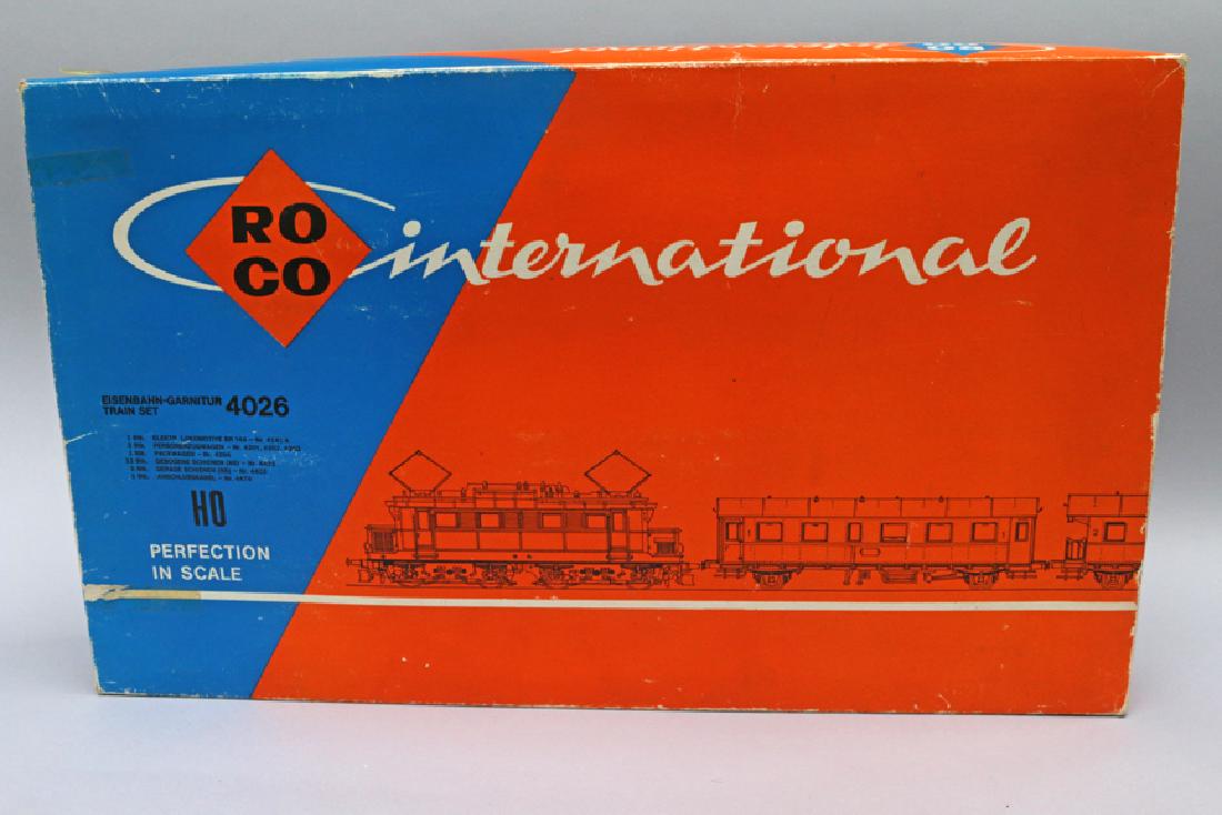 ROCO Austrian HO Train Set 4026 Engine with Pantograph