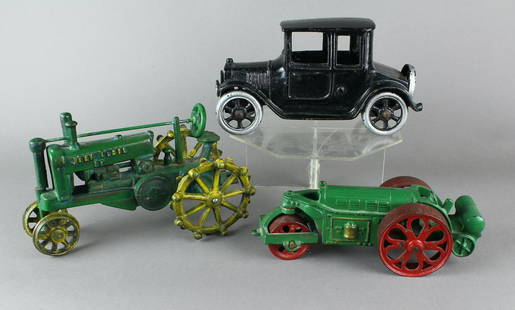 Antique Cast Iron Hubley Toy Tractor.