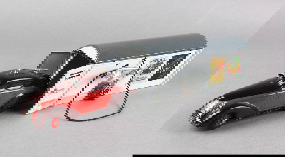 Schuco Radio 5000 Car & Garage