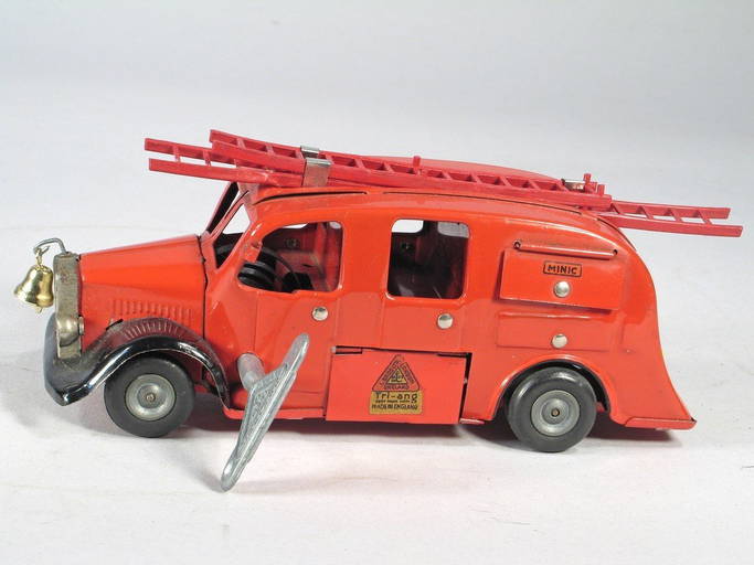 Tri Ang Minic Large Fire Engine Wind Up