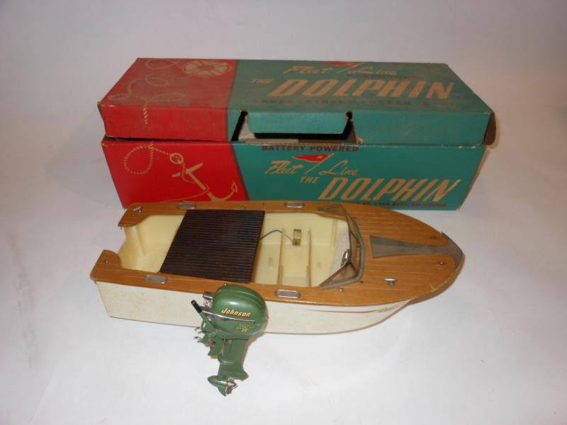 4238: FLEET LINE "DOLPHIN" TOY WOODEN SPEEDBOAT