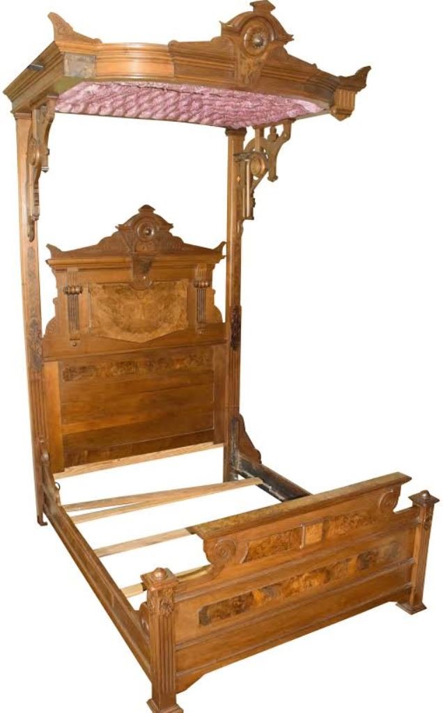 Grand Size Victorian Canopy Bed