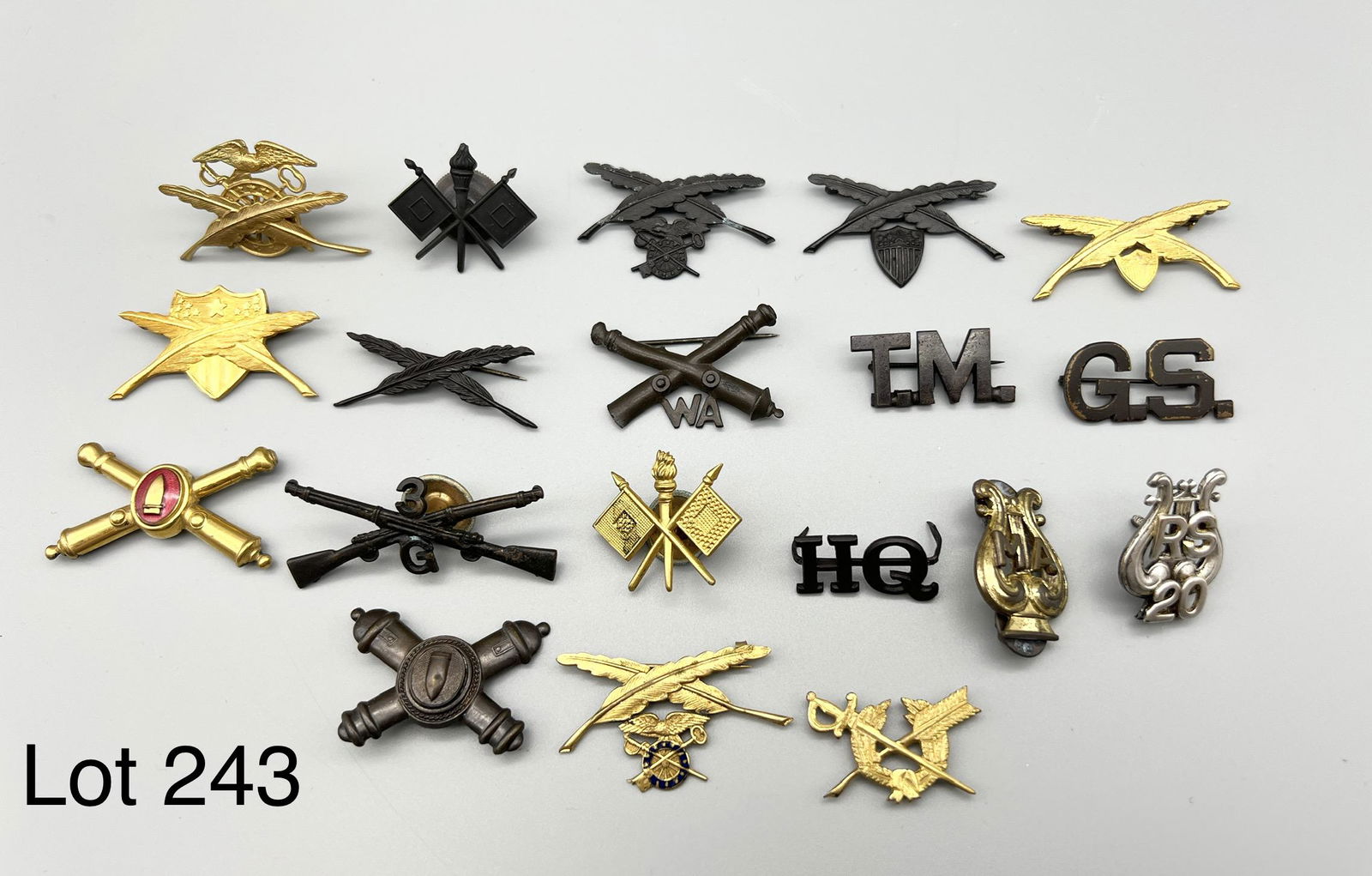 Collection of Military Insignia Pins - Aug 25, 2022 | Embassy Auctions ...