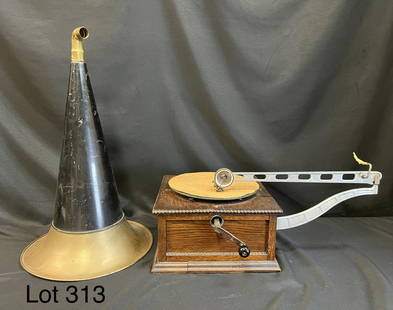 Columbia Phonograph Co. Graphophone Table Top Disc Phonograph