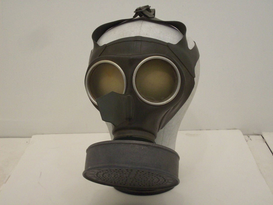 German WWII Civilian Gas Mask - Feb 22, 2012 | Embassy Auctions International in PA