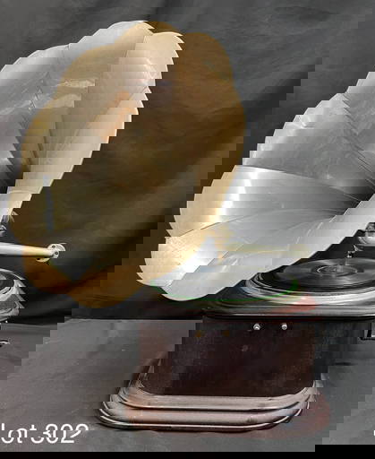 Columbia Phonograph Co. Graphophone Table Top Disc Phonograph