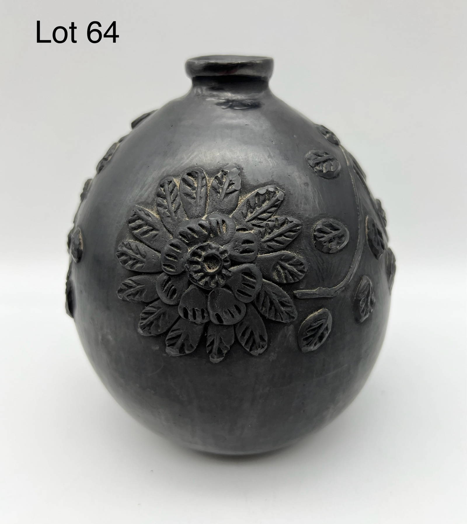 Signed Dona Rosa (1900-1980) Blackware Bulbous Vase Auction