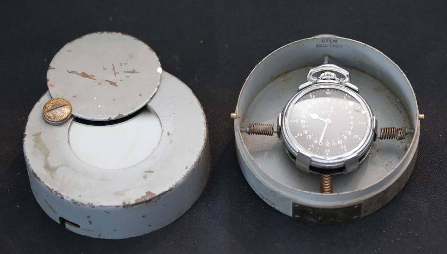 Militaria; An 5740 Master Navigation Chronometer Army Air Forces ...