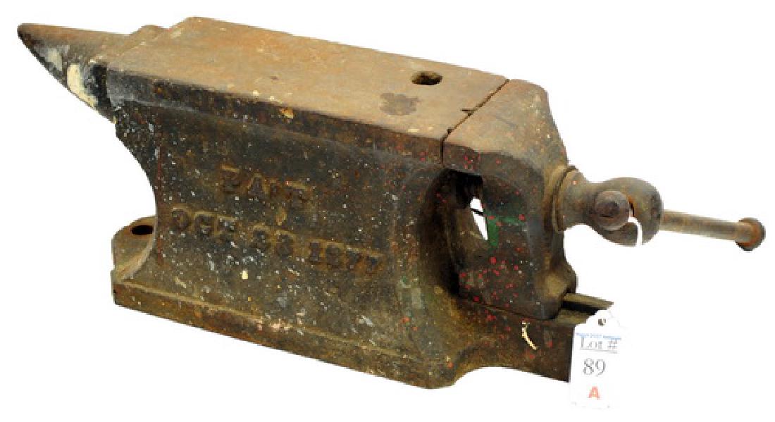 Antique Anvil Vise