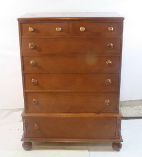 Three Piece Solid Maple Bedroom Set: Bed Set (full)