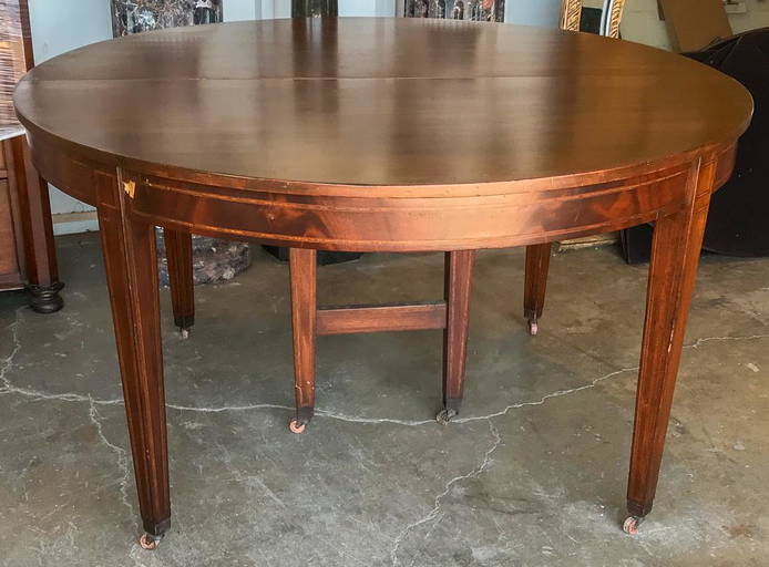 Hepplewhite Style Dining Table.