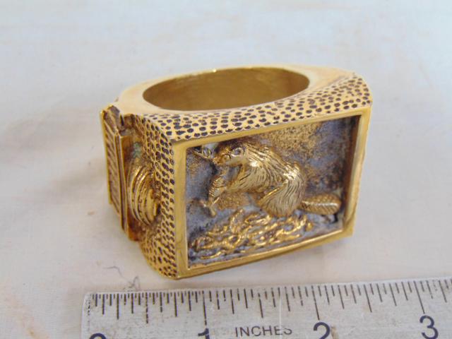 Mit Oversized Ring / Paperweight, Mit Gradrat