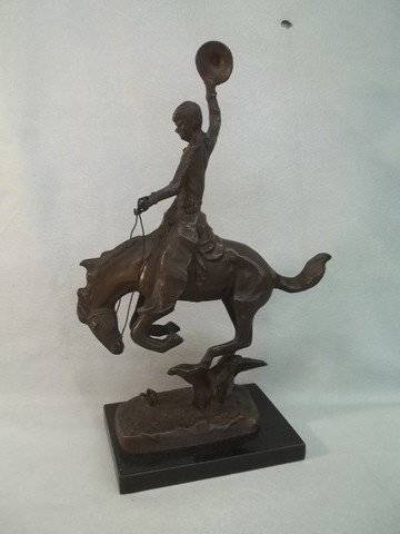 Kaudo Bucking Bronco Bronze Statue
