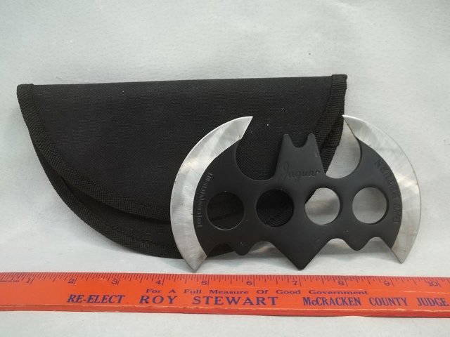 Batman Brass Knuckles Knife Batarang