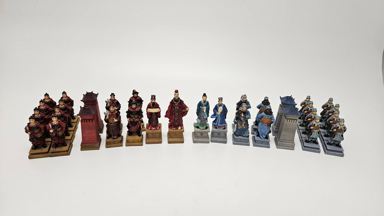 A Complete Set Of Chess Figurines - Chinese Samuri Oak Enter. Auction