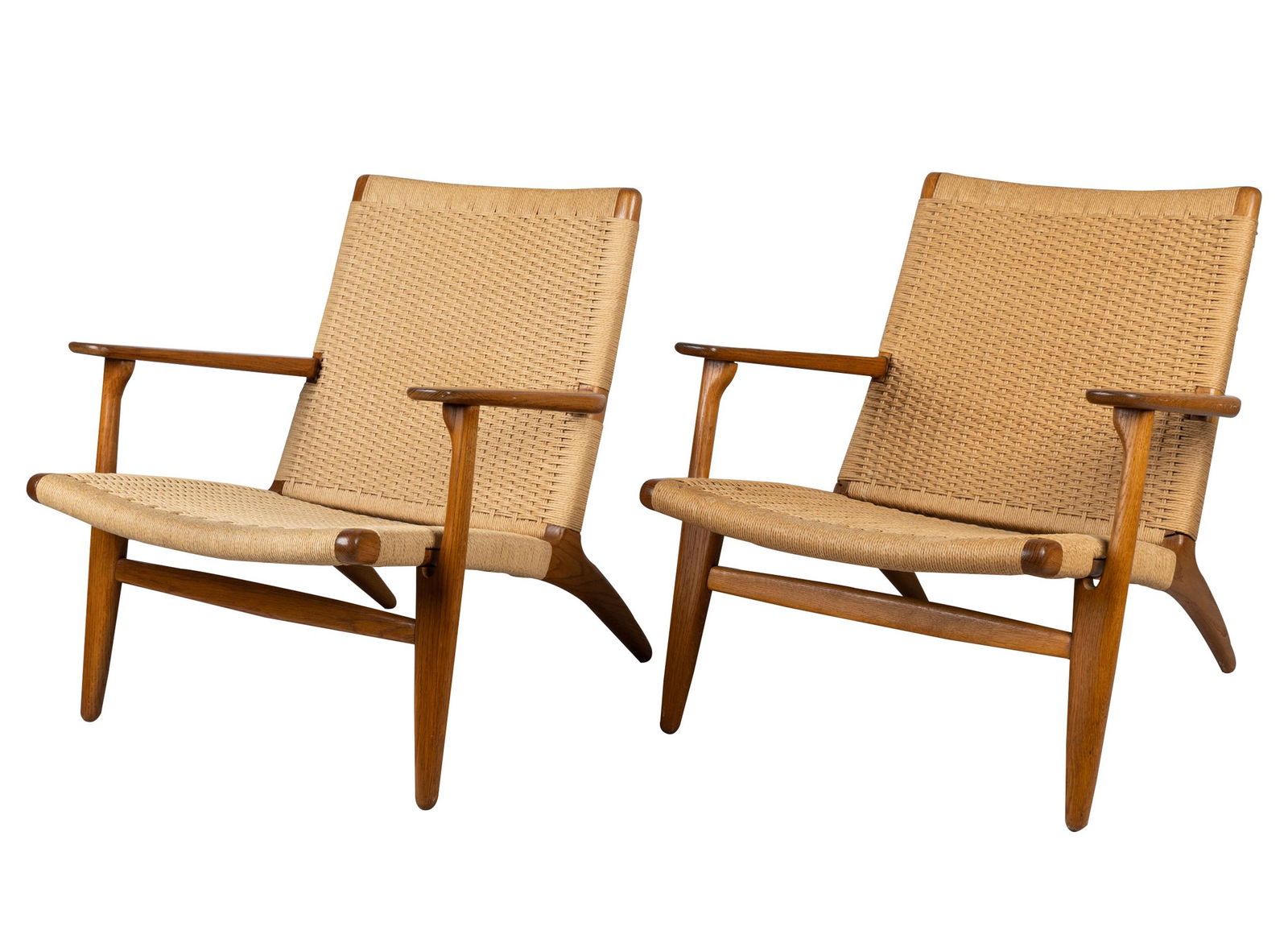 HANS WEGNER: PAIR OF 'CH25' LOUNGE CHAIRS (#0330) on Oct 03, 2021 | Abell Auction in CA